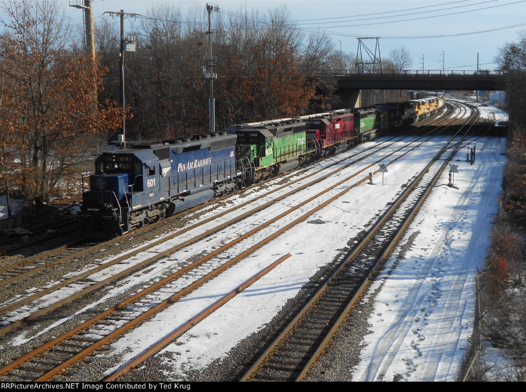 MEC 601, HLCX 7842, MEC 614 & HLCX 7014 hauling JLCX 8555, 8534, 8542 & 8560